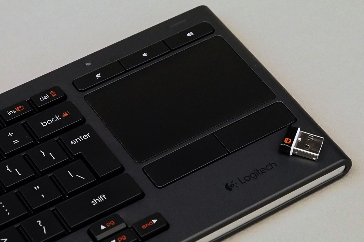 Kipróbáltuk: Logitech K830 billentyűzet | Geeks.hu